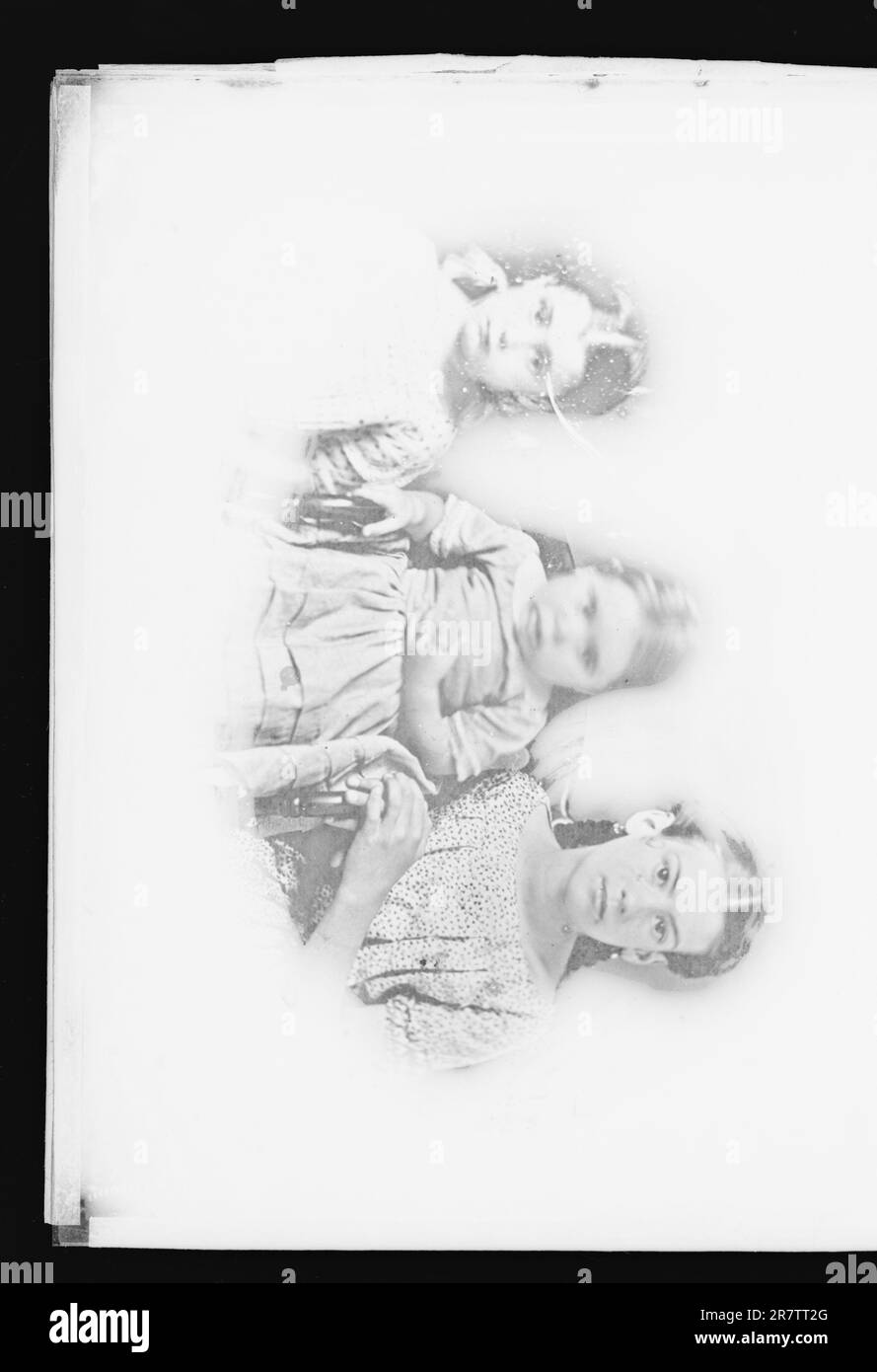 Costume girls 1860s hi-res stock photography and images - Alamy