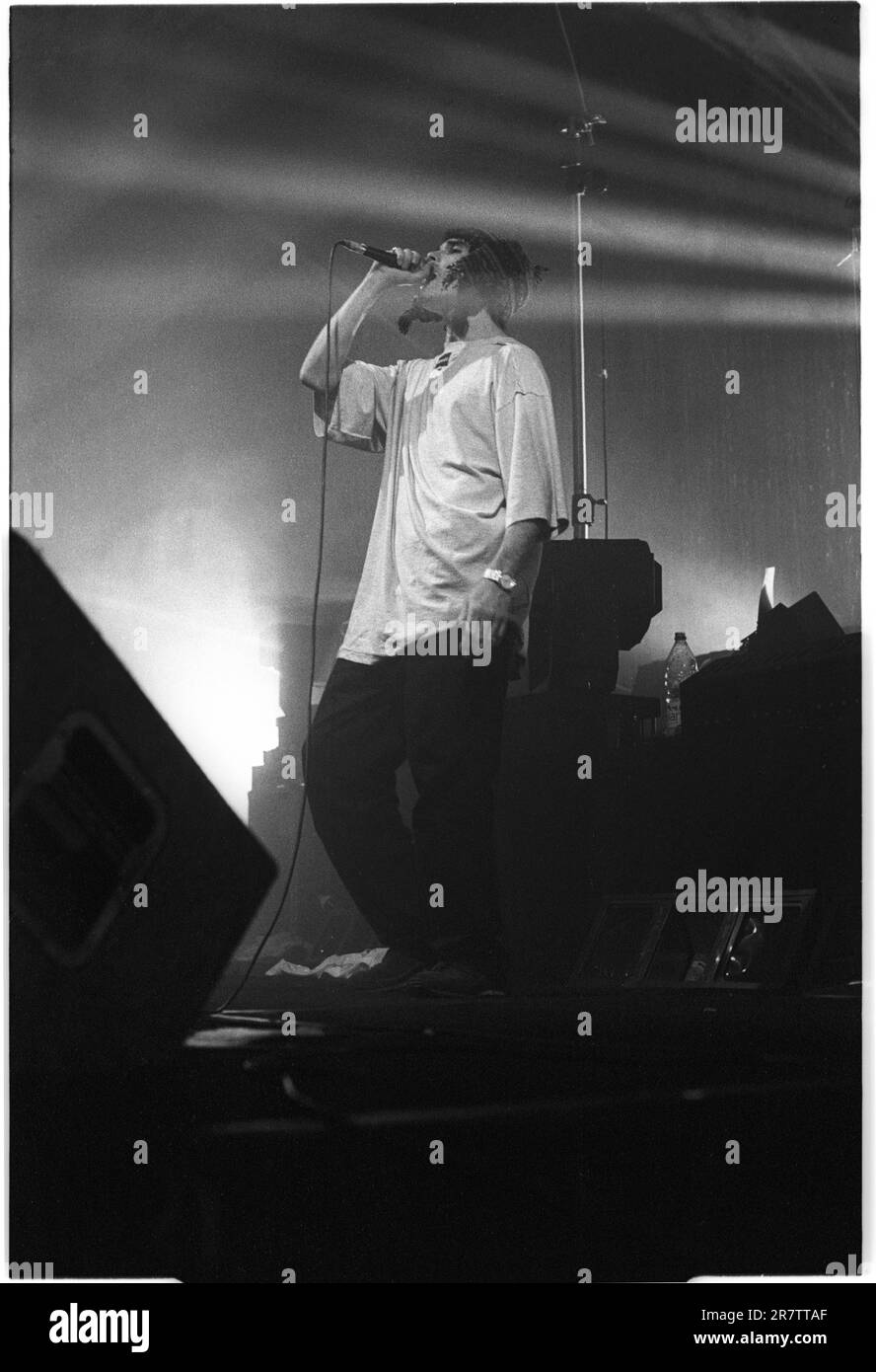 IAN BROWN, THE STONE ROSES, SINGER, 1994: Ian Brown of The Stone Roses ...