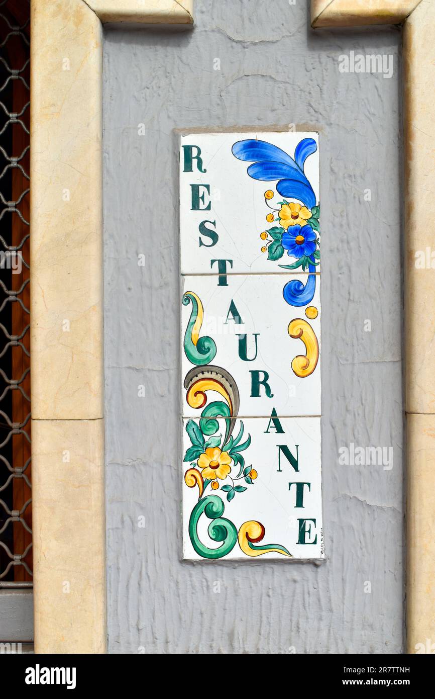 Spanish tiles design hi-res stock photography and images - Alamy