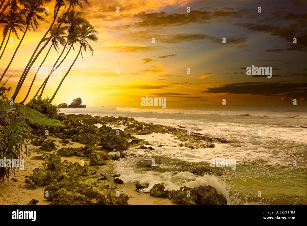 Sun beam ocean hi-res stock photography and images - Alamy