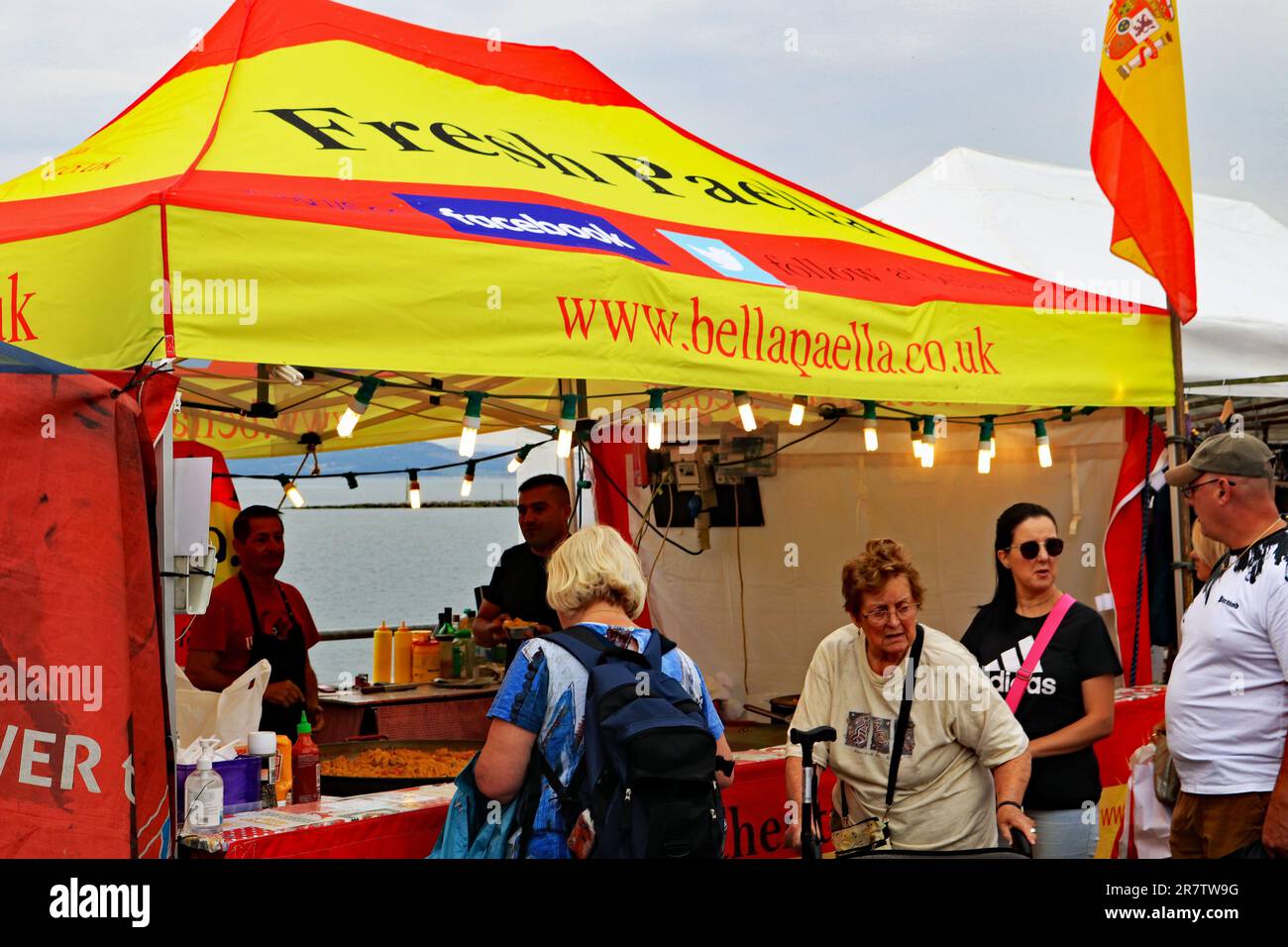 Bella paella hi-res stock photography and images - Alamy