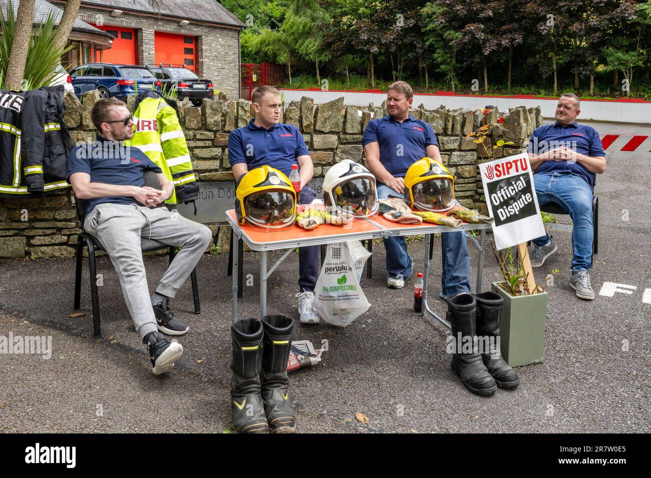 Retained fire men hi-res stock photography and images - Alamy