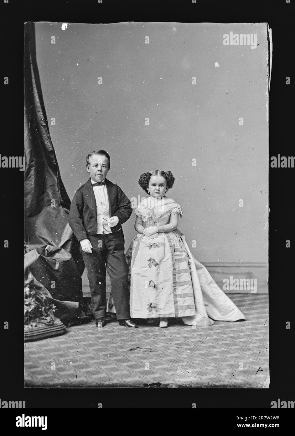 G.W.M. Nutt and Minnie Warren c. 1860-1870 Stock Photo - Alamy