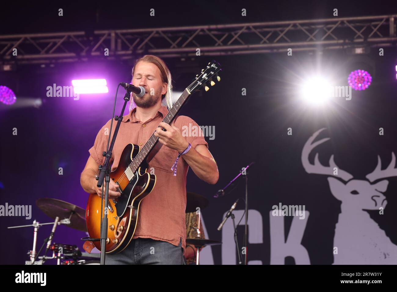 The teskey brothers black deer festival hi-res stock photography and ...