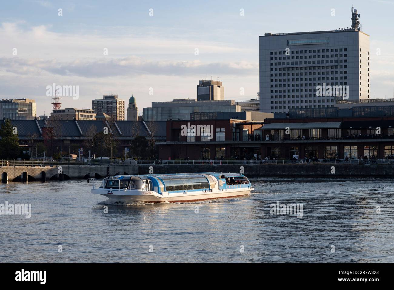Tokyo commuter ferry hi-res stock photography and images - Alamy