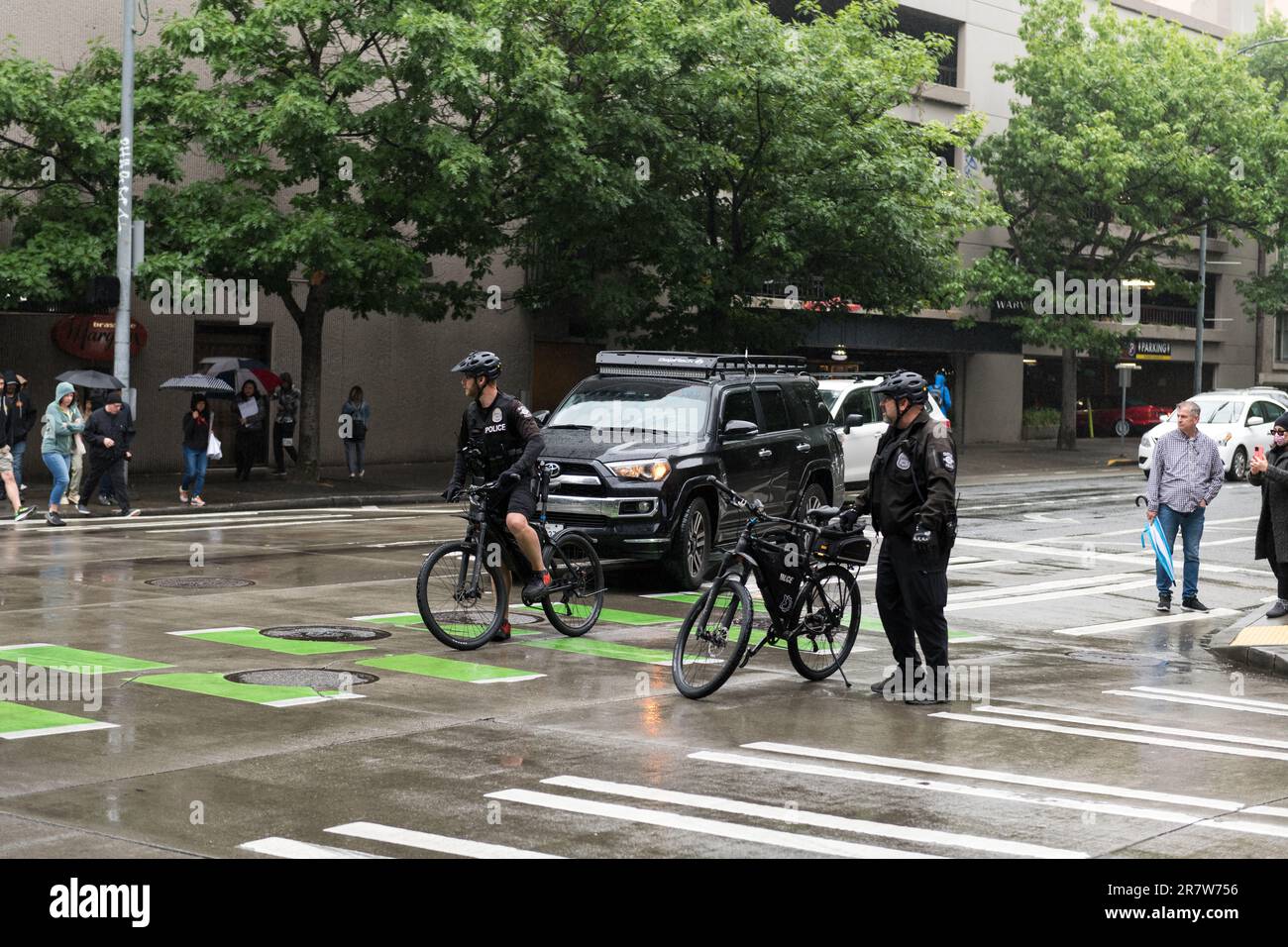 Seattle, USA. 17 Jun, 2023. 10:30am people gathered at 4th and Lenora ...
