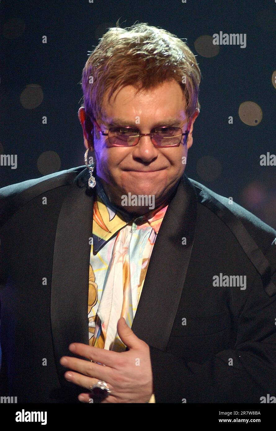 Elton john on stage hi-res stock photography and images - Alamy