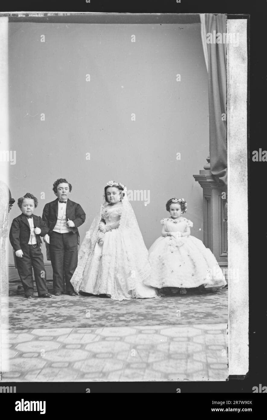 Strattons, G.W.M. Nutt and Minnie Warren c. 1860-1870 Stock Photo - Alamy