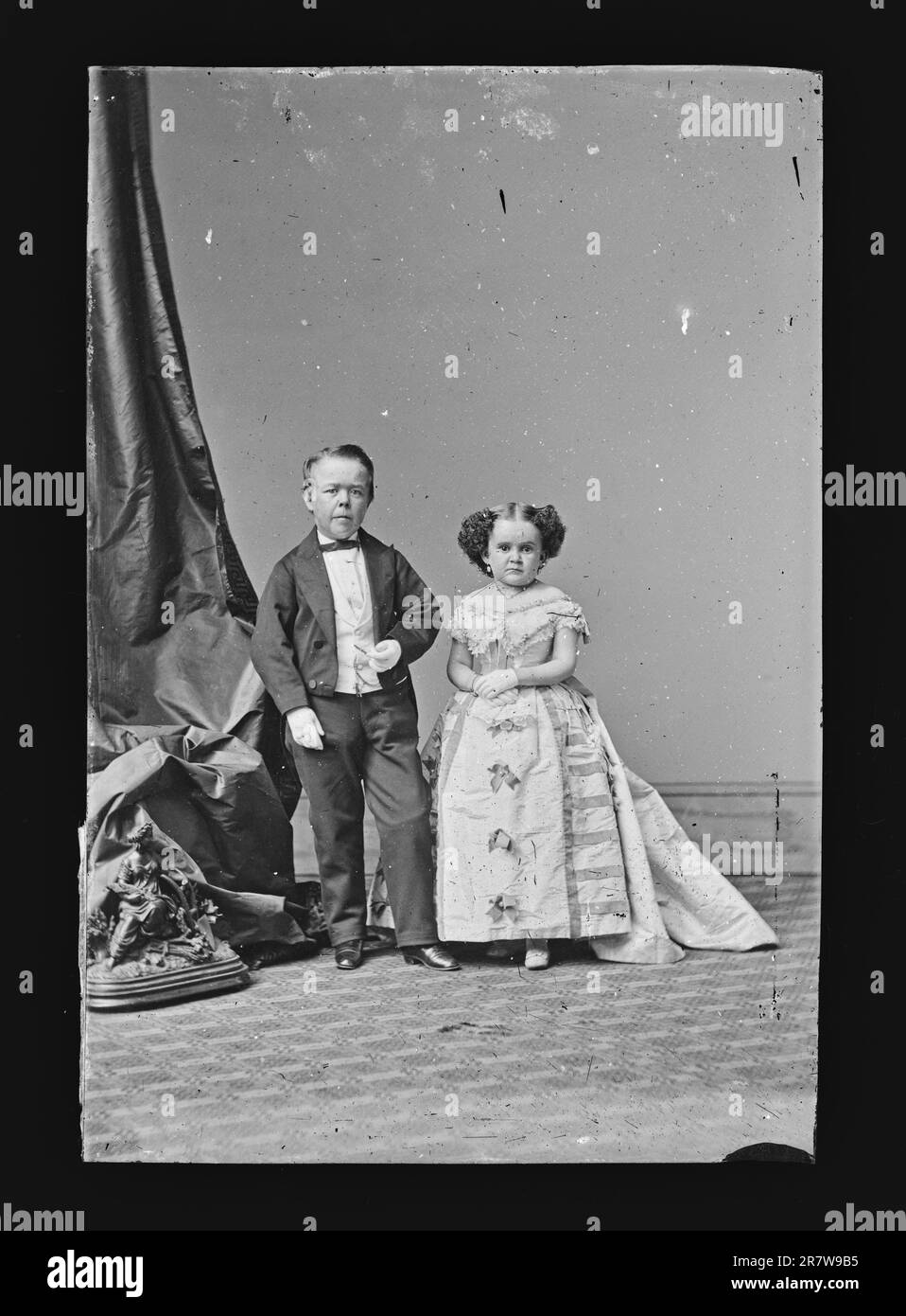 G.W.M. Nutt and Minnie Warren c. 1860-1870 Stock Photo - Alamy