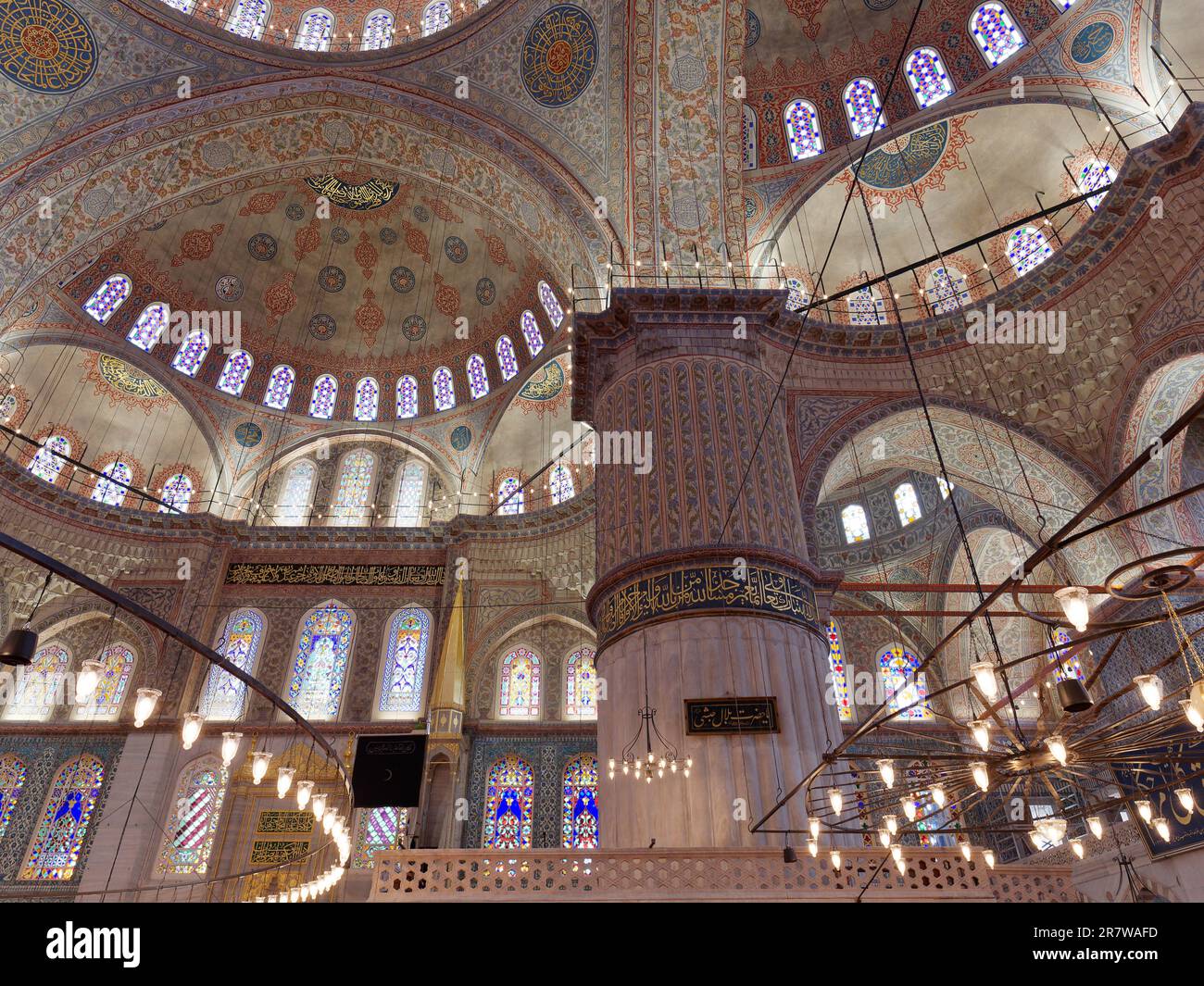 Intricate walls and roof inside the Blue Mosque aka Sultan Ahmed Mosque ...