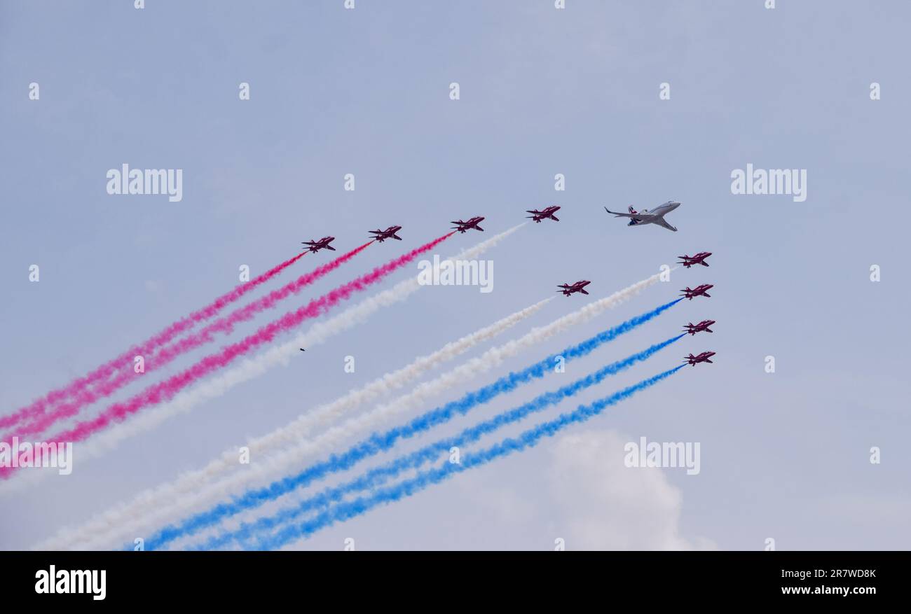 London, UK. 17th June, 2023. Red Arrows pass over central London during ...