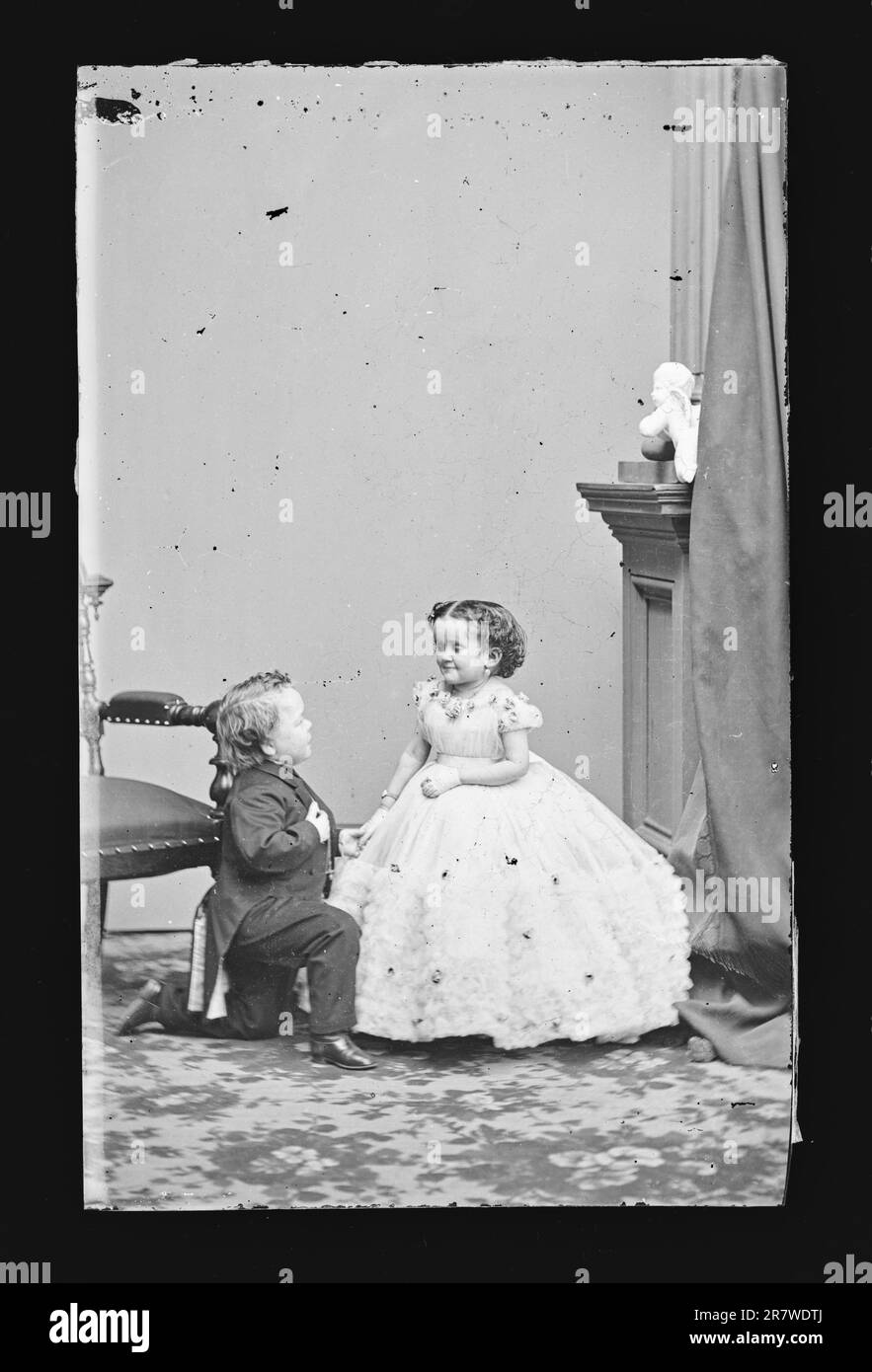 G.W.M. Nutt and Minnie Warren c. 1860-1870 Stock Photo - Alamy