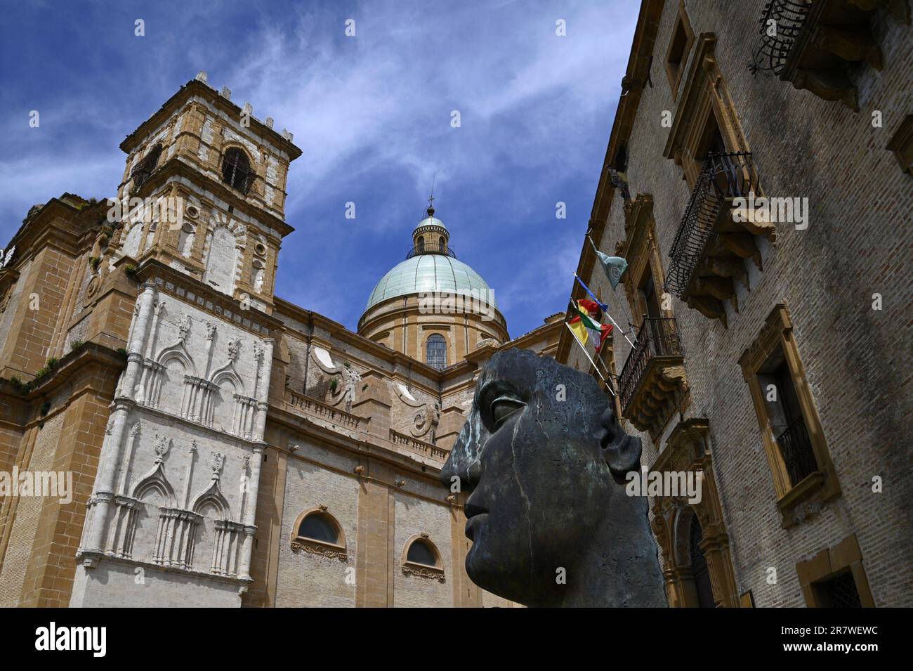 Scenic view of the Baroque style Palazzo Trigona della Floresta with ...