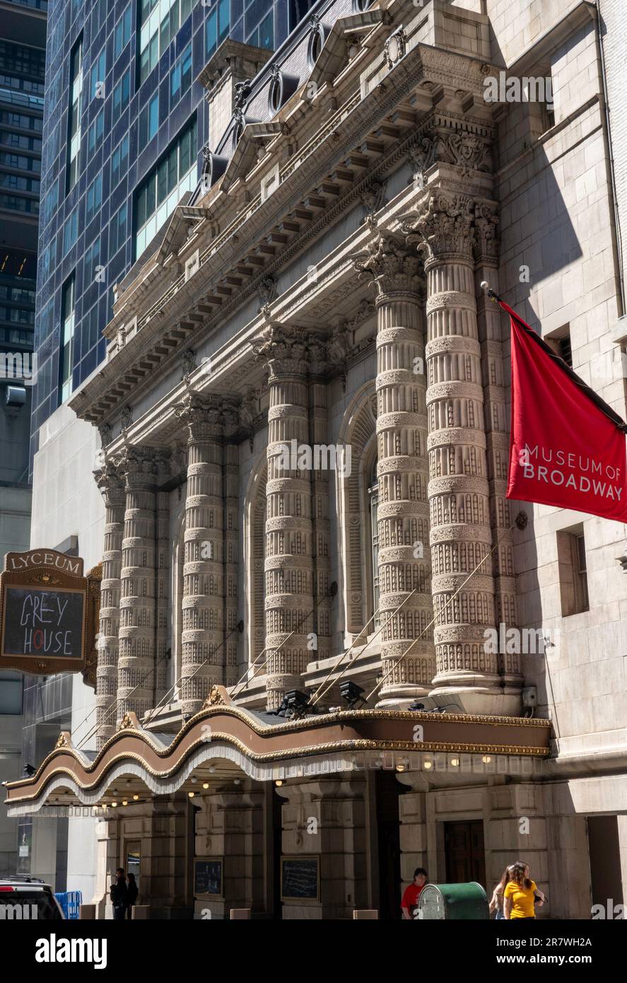 149 west 45th street hi-res stock photography and images - Alamy