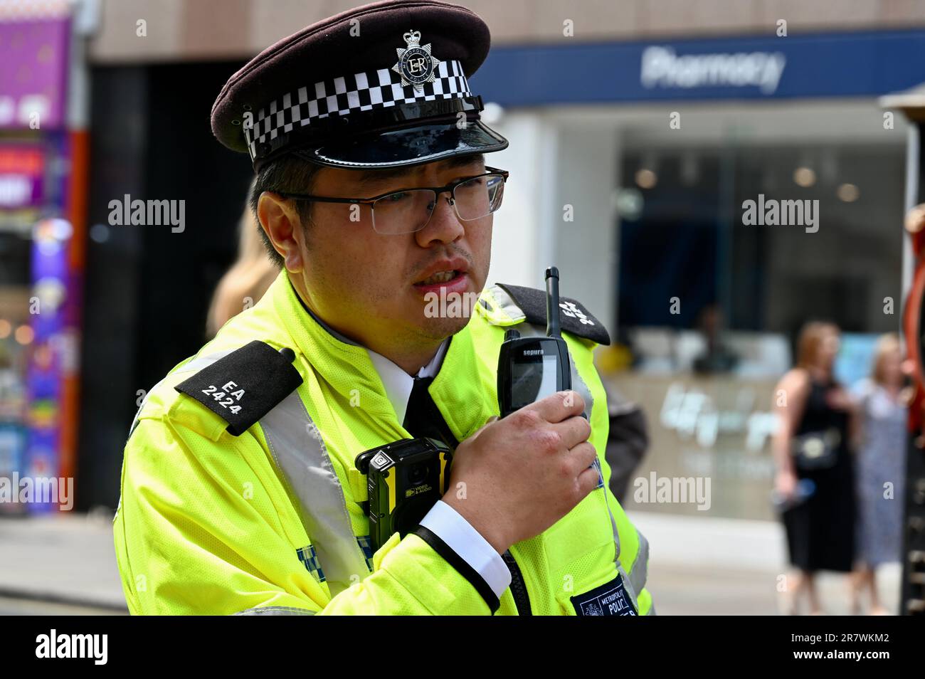 Metropolitan Police Officer, The Strand, London, UK Stock Photo - Alamy
