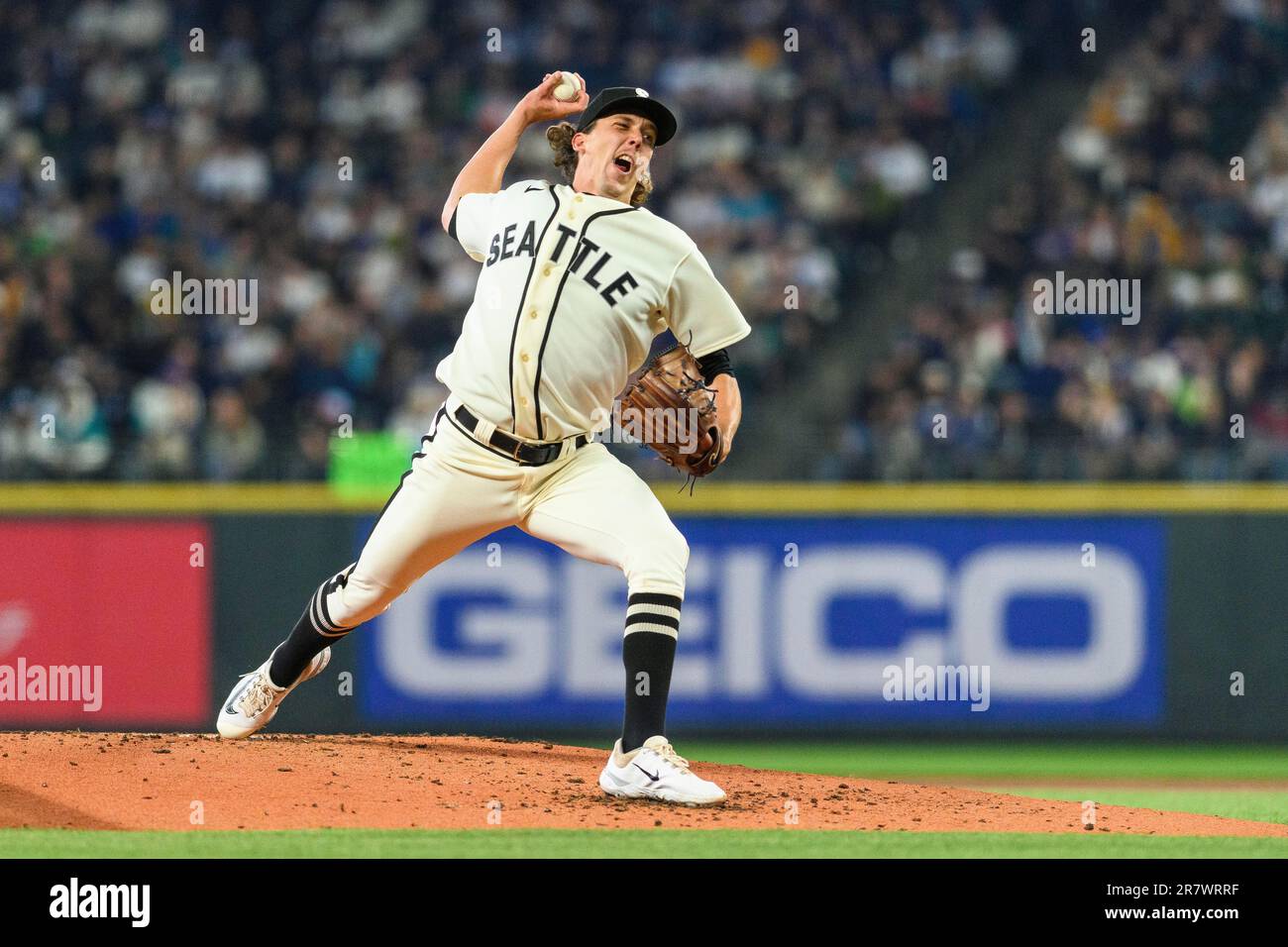 Seattle Mariners starting pitcher Logan Gilbert throws against the ...