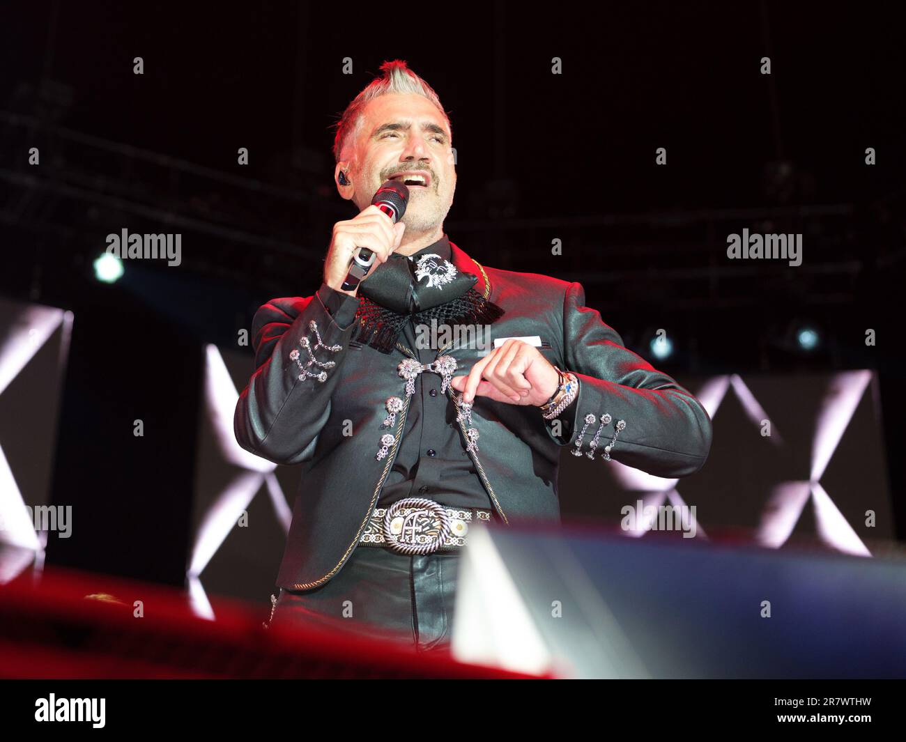 Alejandro fernandez hi-res stock photography and images - Alamy