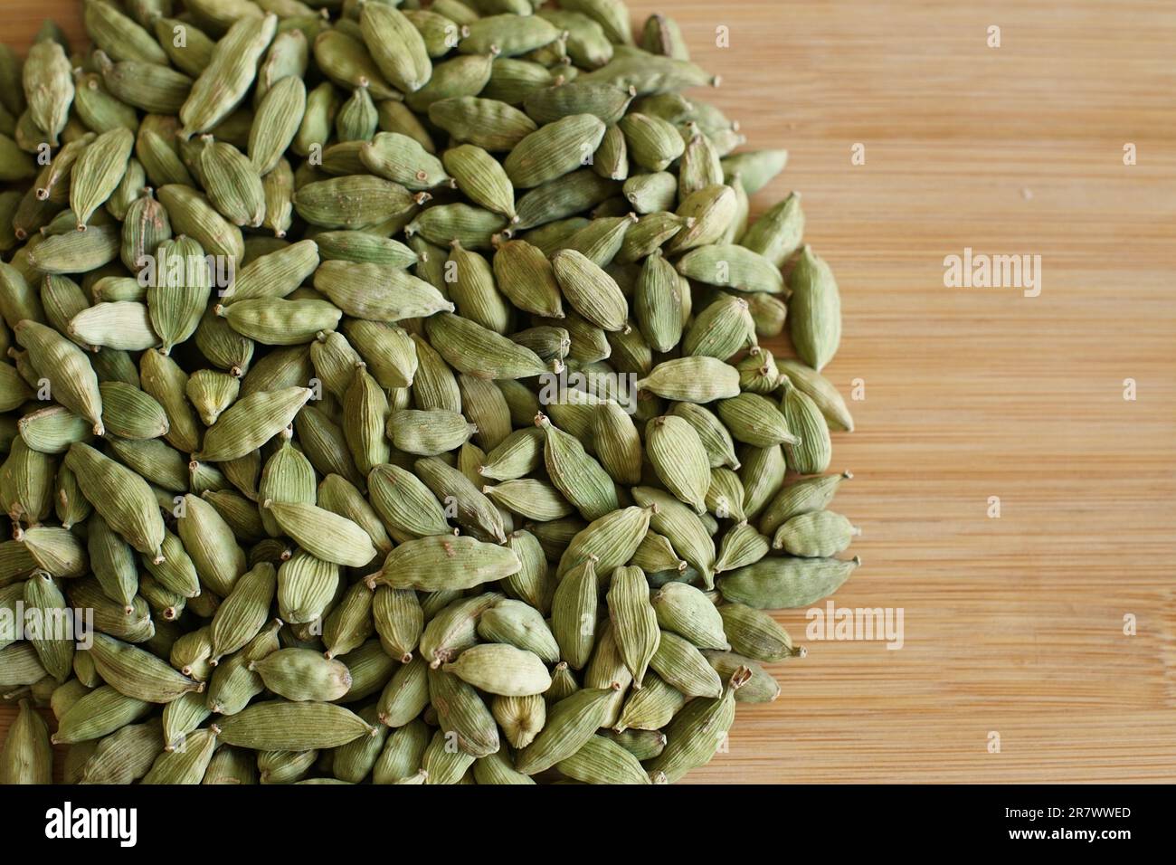 Guatemalan high quality cardamom pods Stock Photo - Alamy