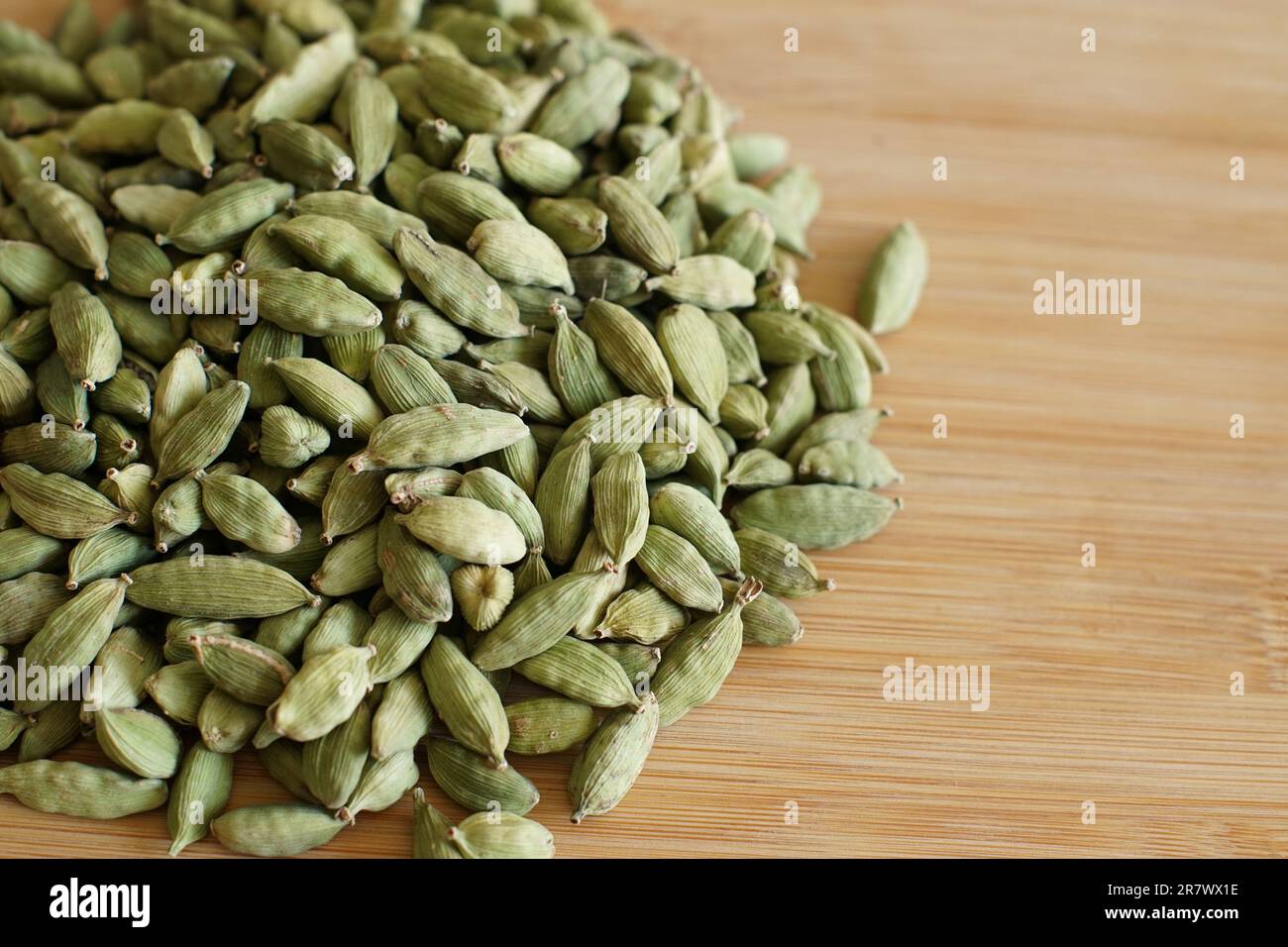 Guatemalan high quality cardamom pods Stock Photo - Alamy