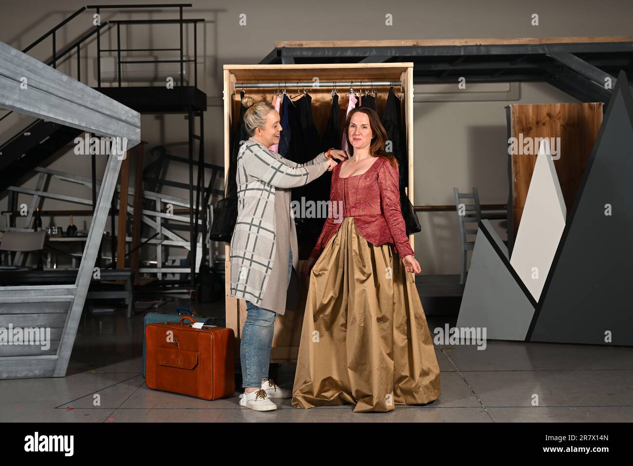 Melbourne, Australia. 09th June, 2023. Verity Hunt-Ballard (right ...