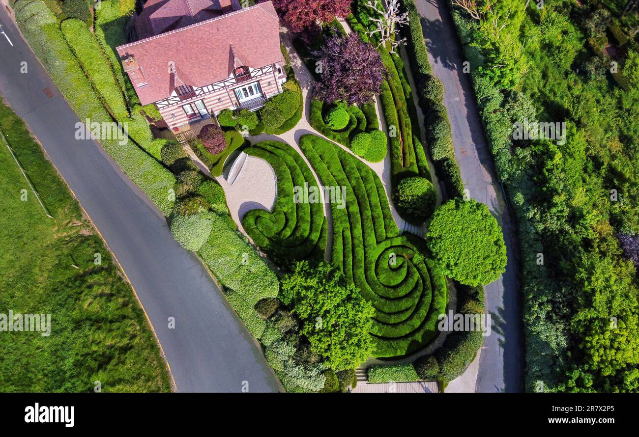 Etretat gardens (so named garden) in this village of Etretat garden ...