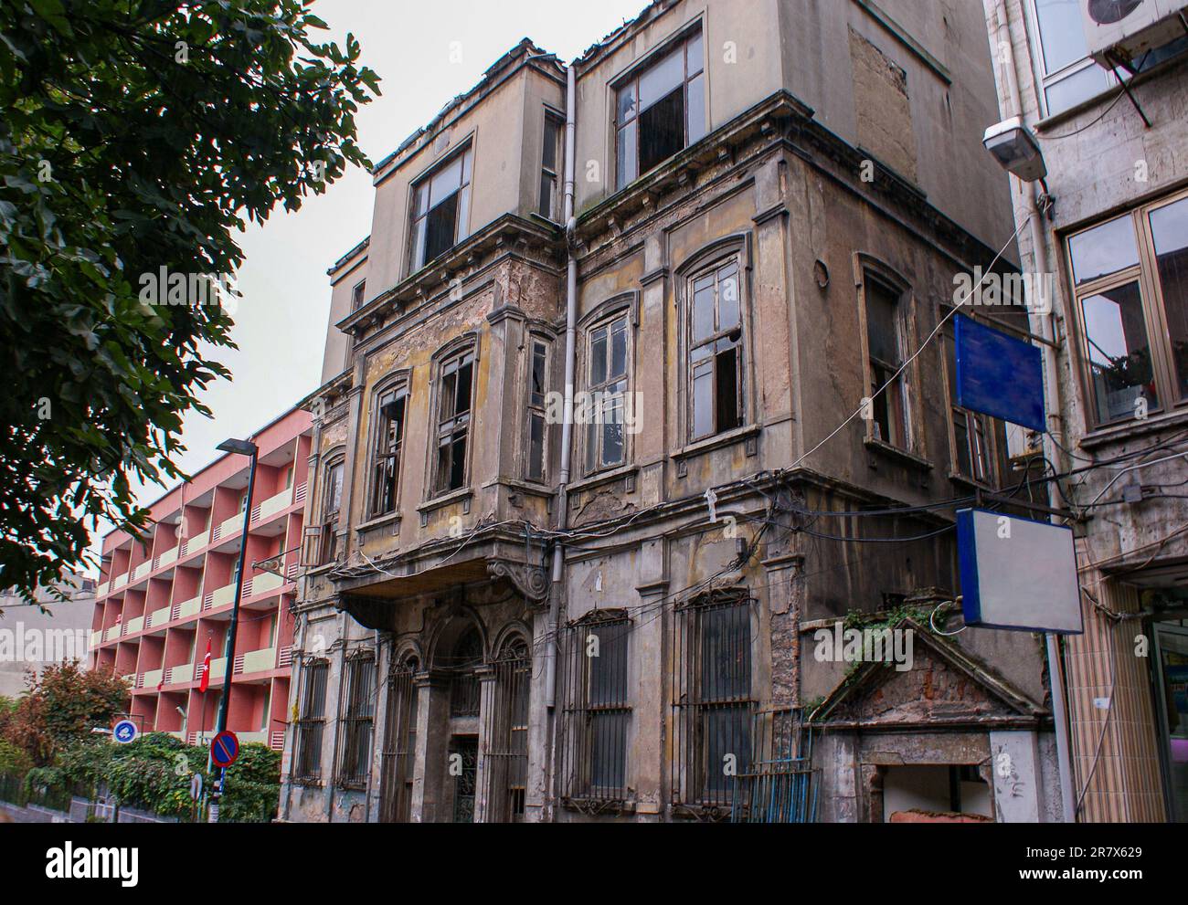 Bad condition property hi-res stock photography and images - Alamy