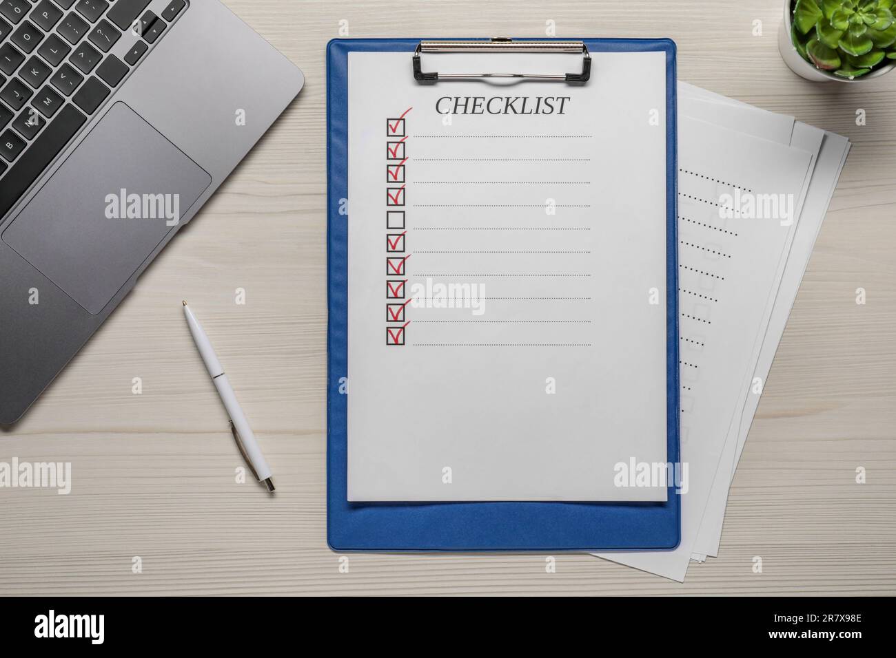 Clipboard checklist tasks completed hi-res stock photography and images ...
