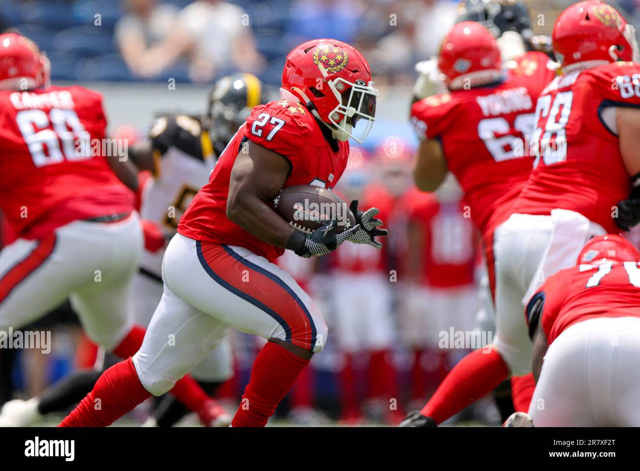 CANTON, OH - JUNE 17: New Jersey Generals running back Darius Victor ...
