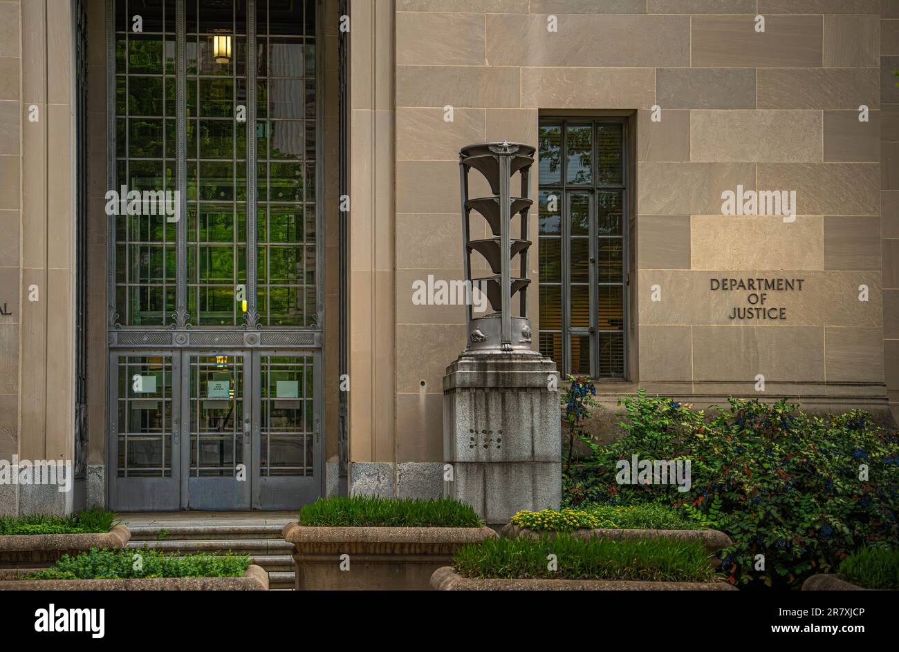 Department of justice building hi-res stock photography and images - Alamy