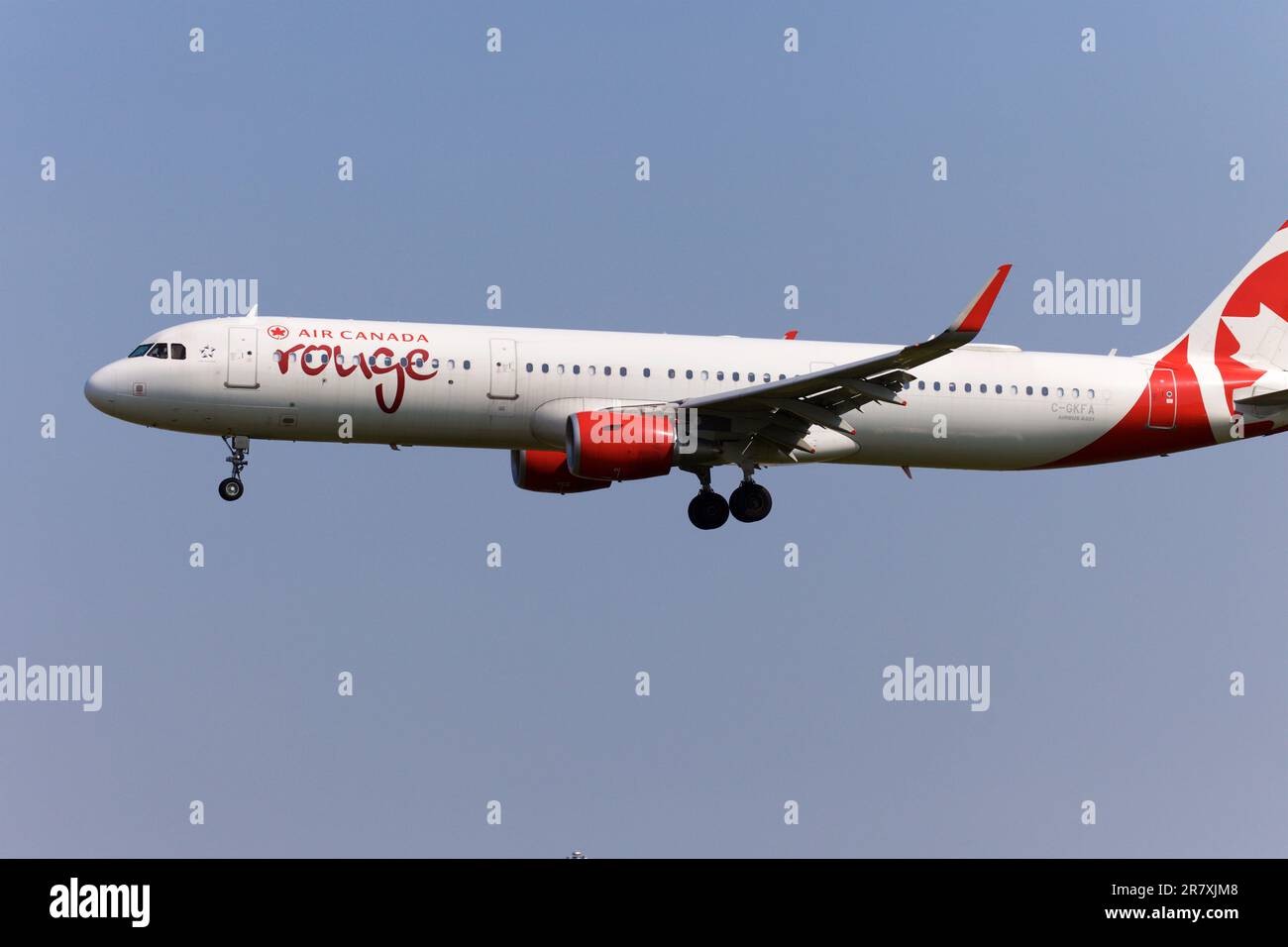 Rouge Airline Airbus 321, C-GKFA, Landing at Pearson Airport, Toronto ...