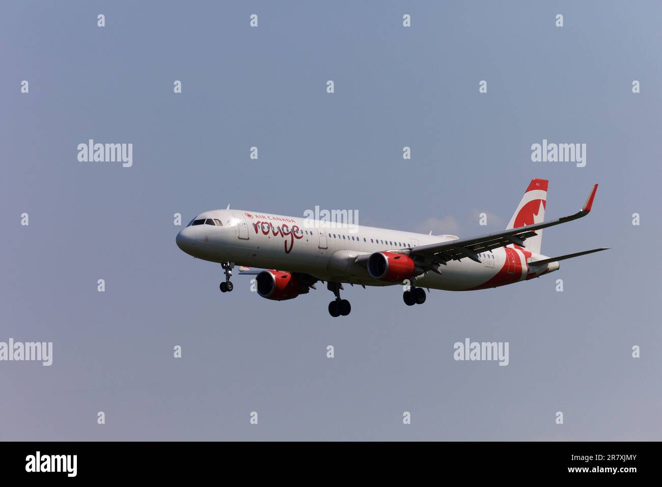 Rouge Airline Airbus 321, C-GKFA, Landing at Pearson Airport, Toronto ...