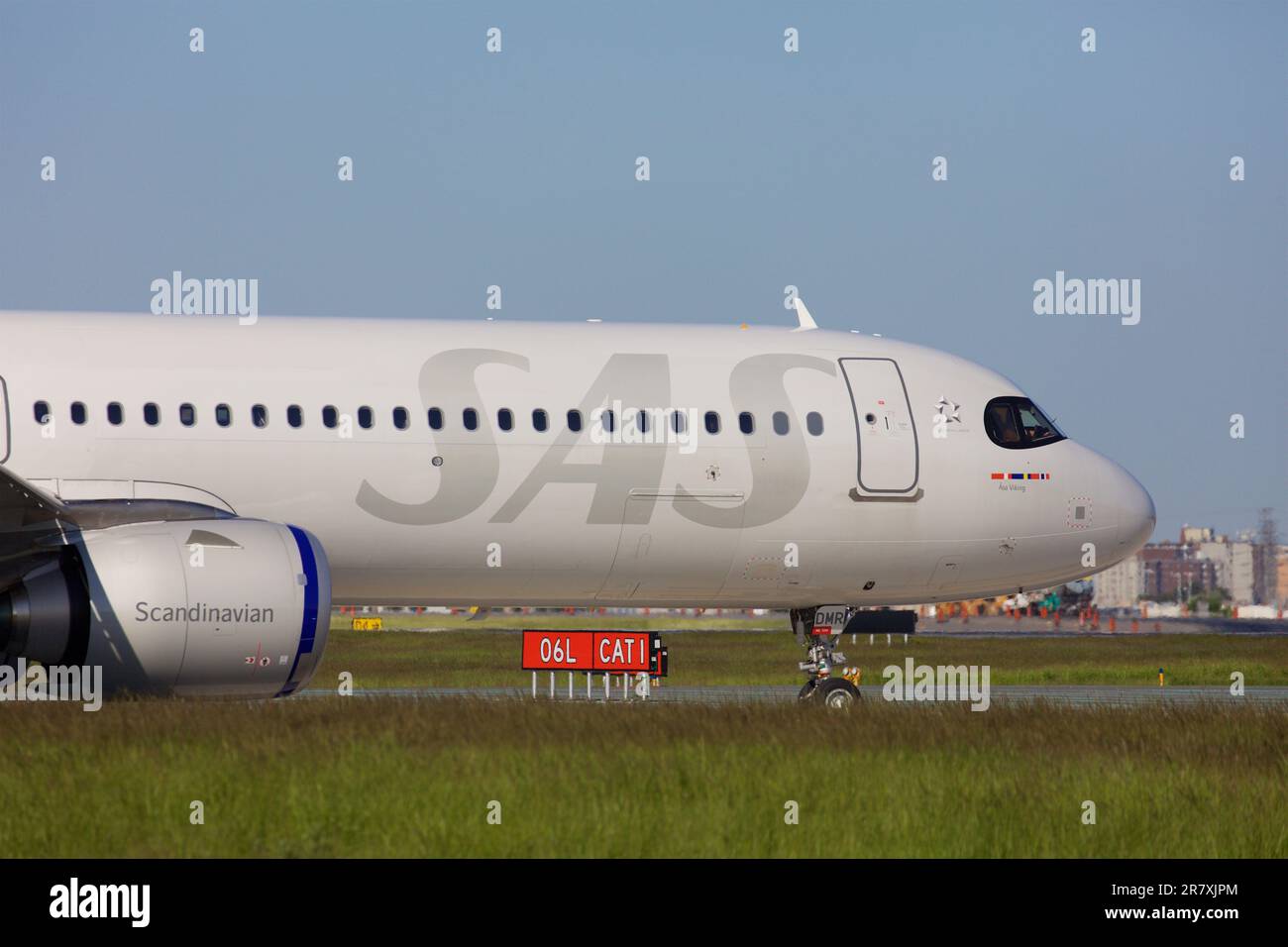 SAS Airlines Airbus 321 Neo, SE-DMR, Taxiing on Runway 06L Pearson ...