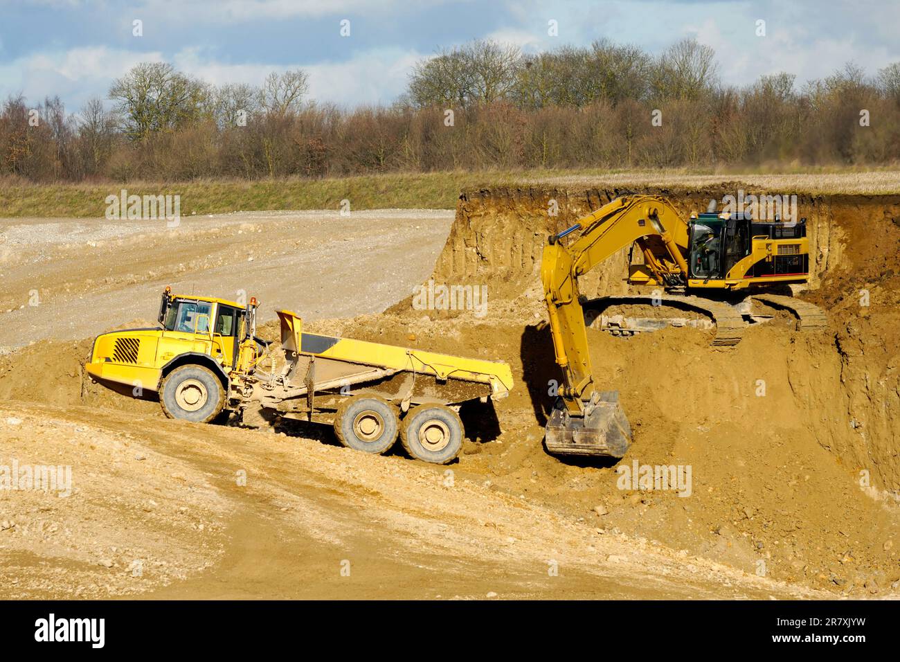 Large digger working in hi-res stock photography and images - Alamy
