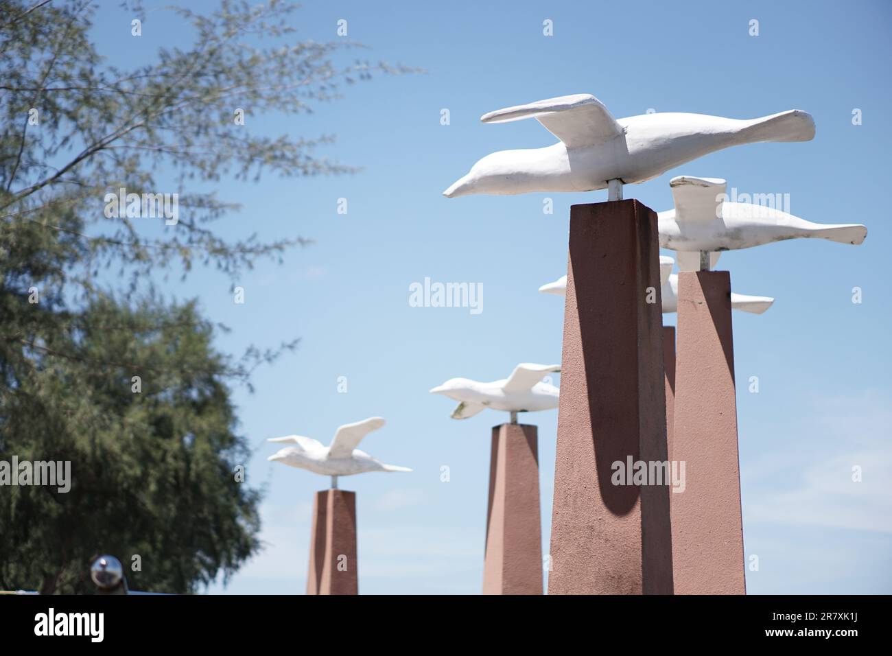 seagull statue on pillar Stock Photo - Alamy