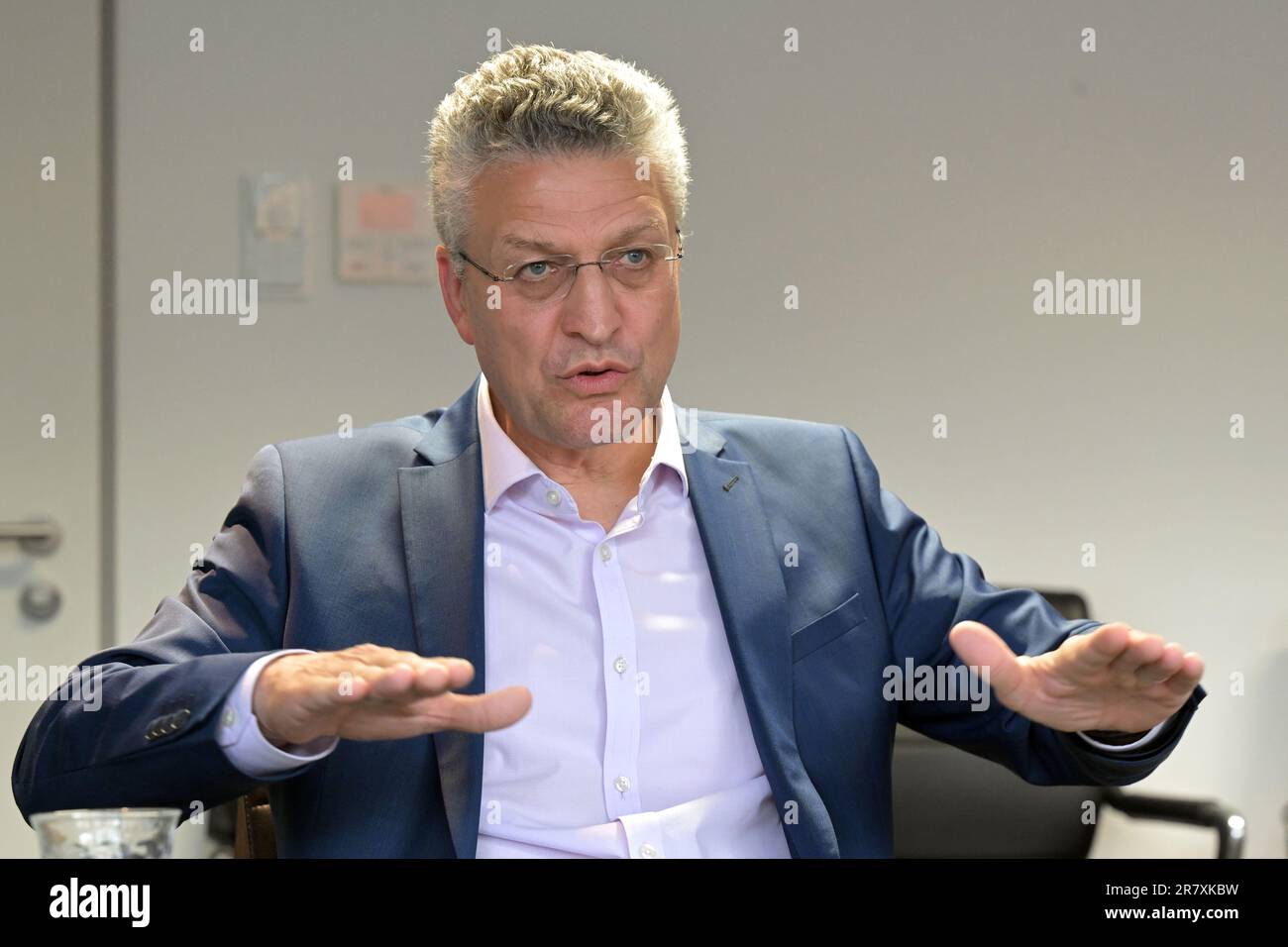 Digitalization in medicine hi-res stock photography and images - Alamy