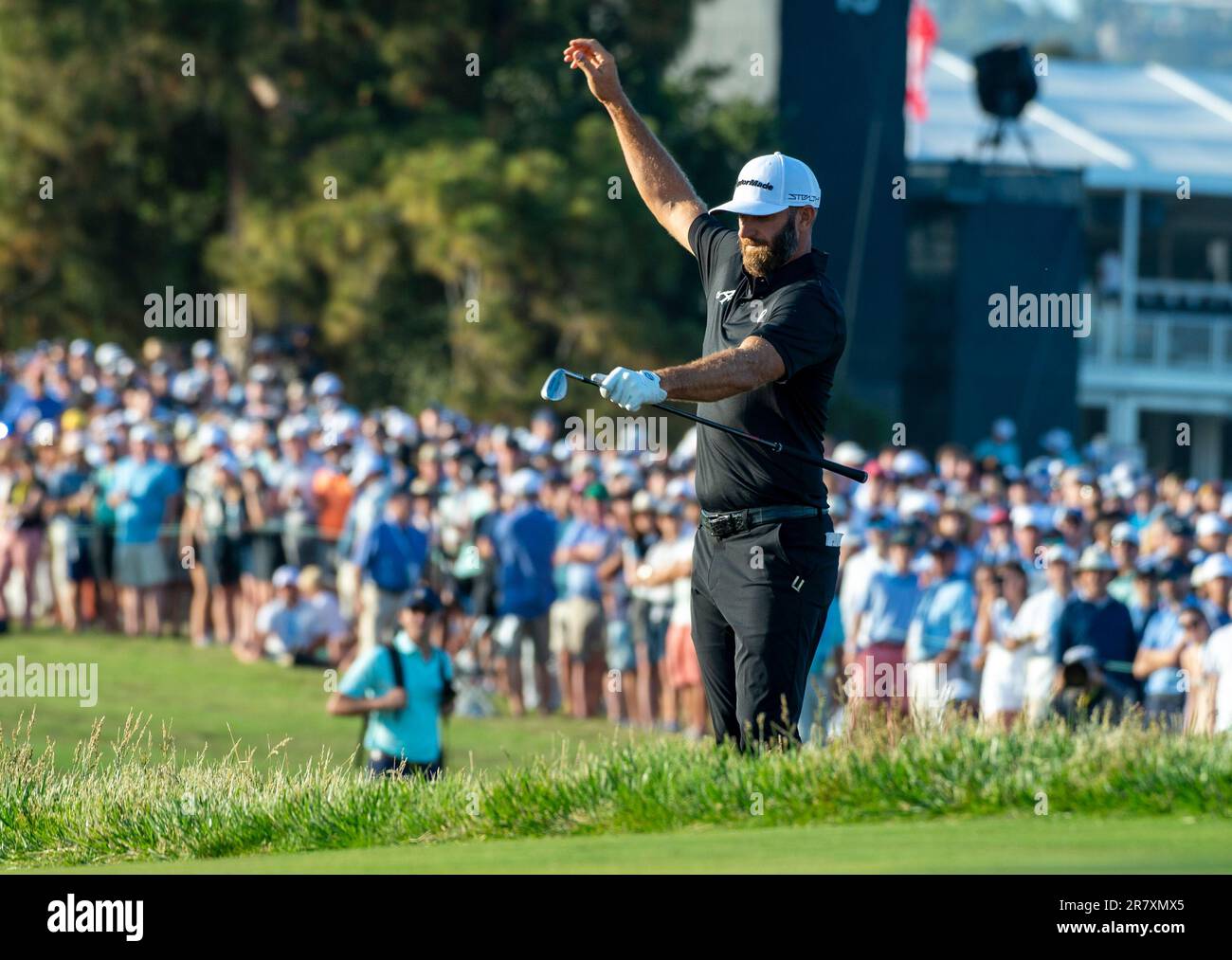 Los Angeles, United States. 17th June, 2023. Dustin Johnson begins to ...