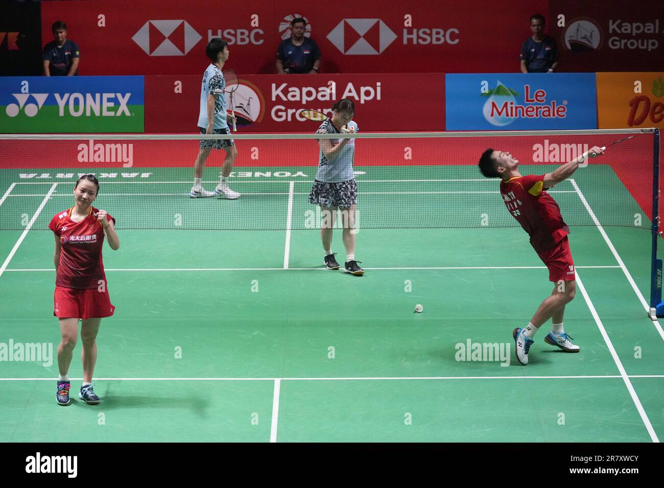 China's Zheng Si Wei, right, and Huang Ya Qiong celebrate after ...