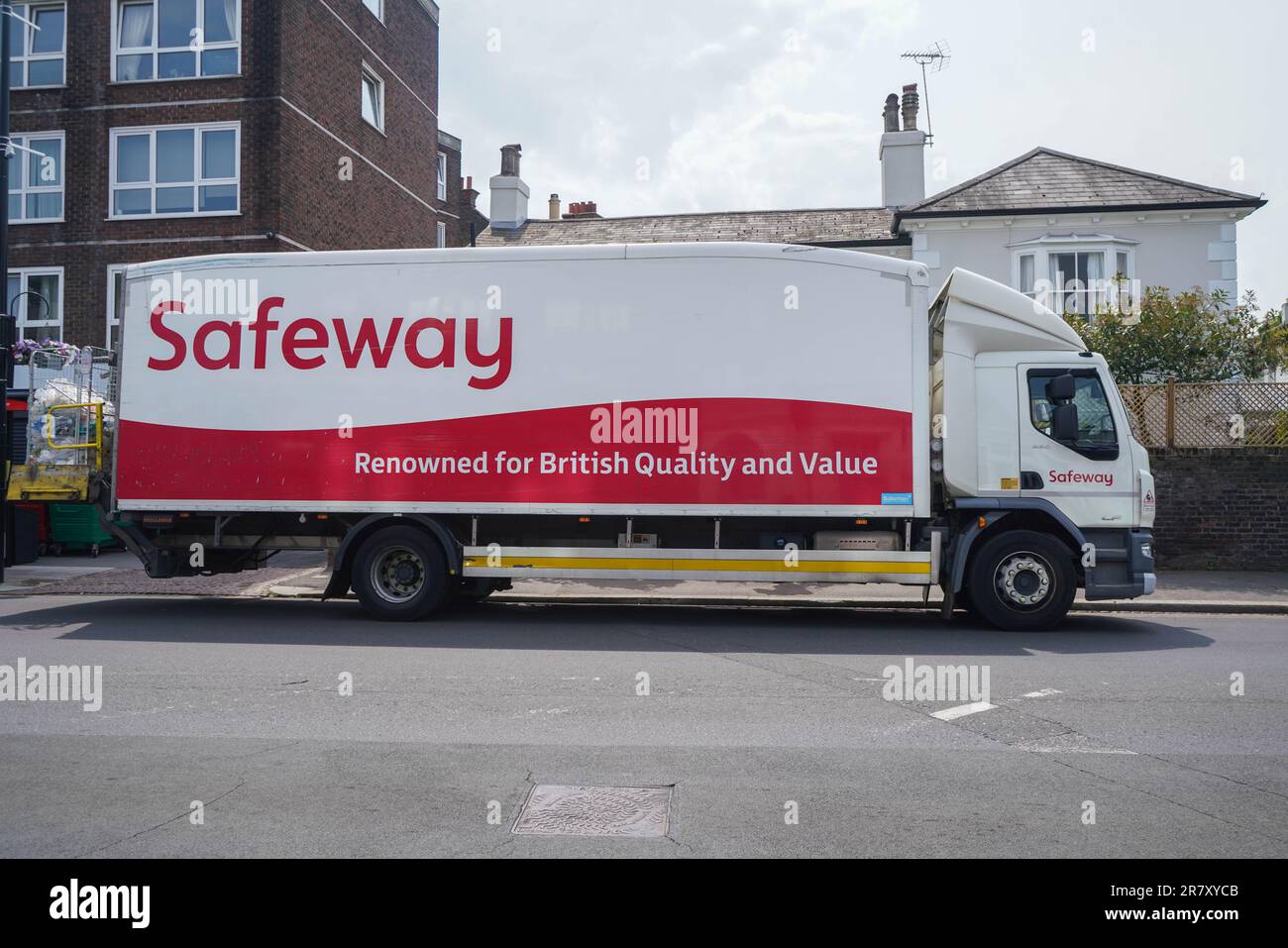 Safeway supermarket lorry heavy goods vehicle carrying the logo ...