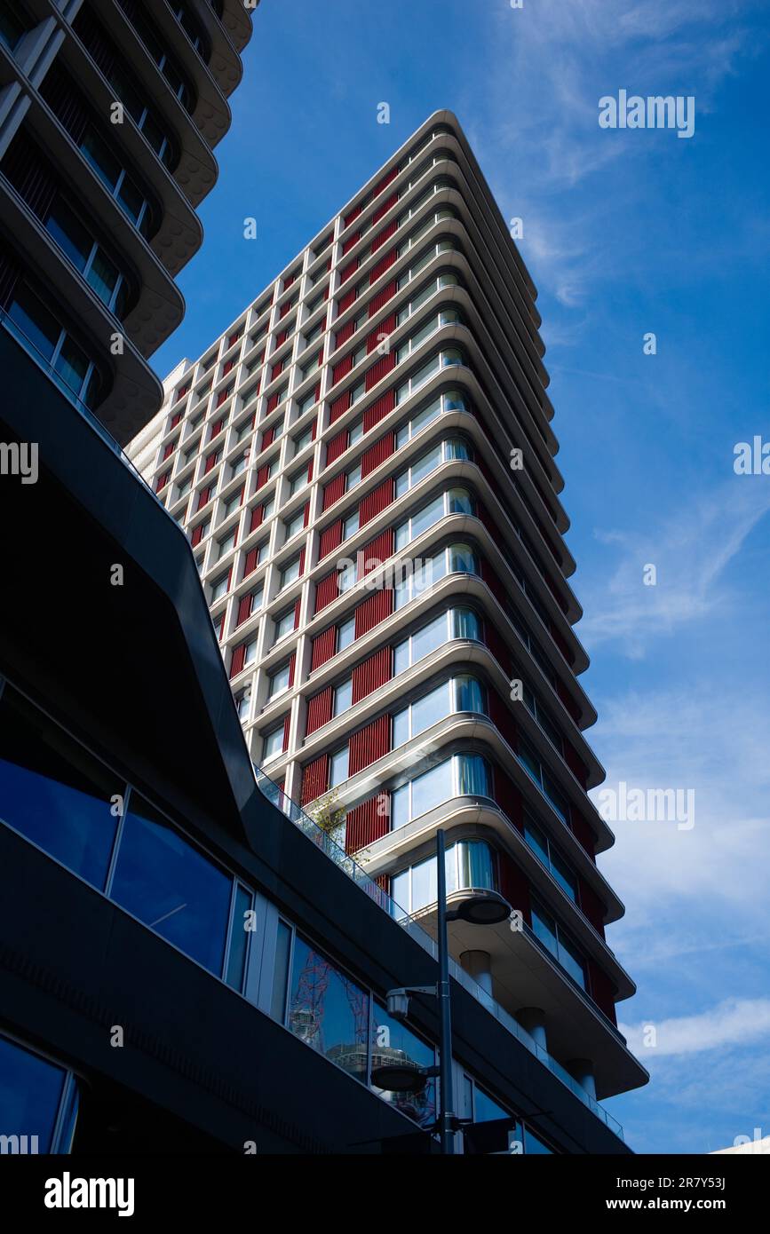 One tall building hi-res stock photography and images - Alamy