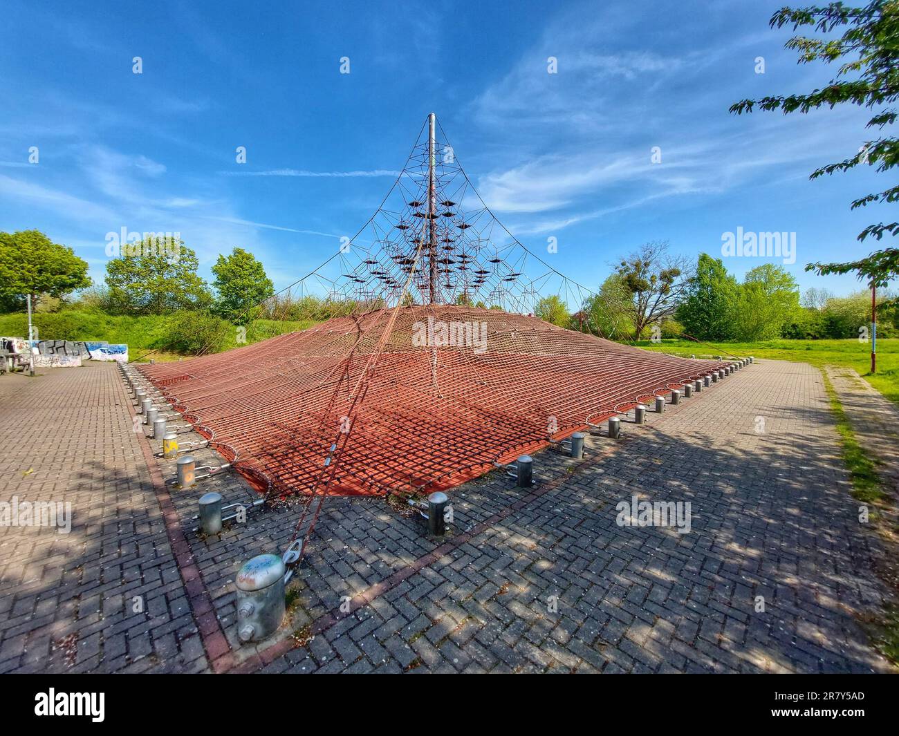 Paved playground hi-res stock photography and images - Alamy