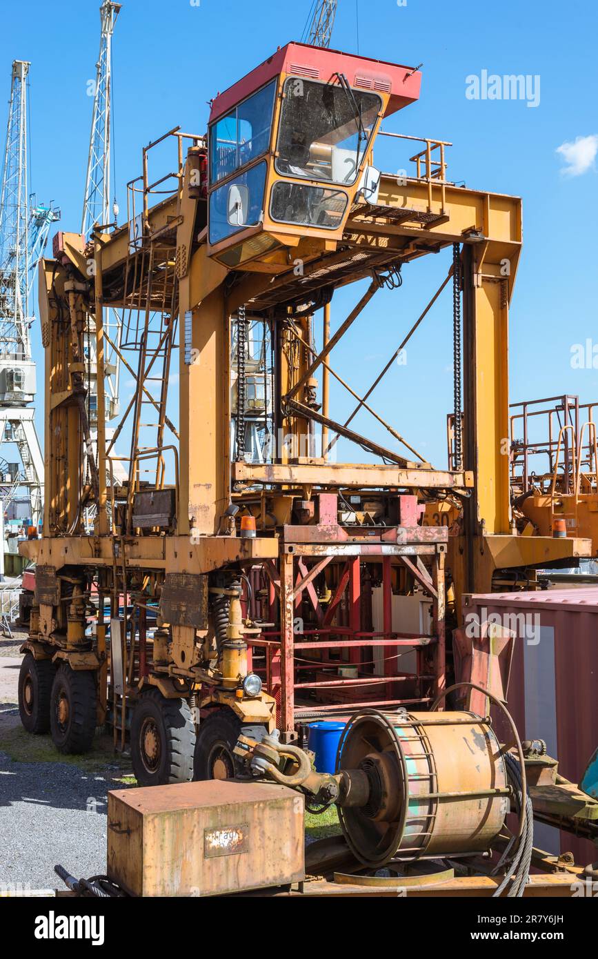 Straddle Carrier for use in Port Terminals, for stacking and moving ISO ...