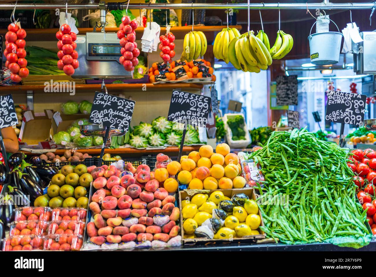 Price tags on market stall, fruits and vegetables for sale at La ...
