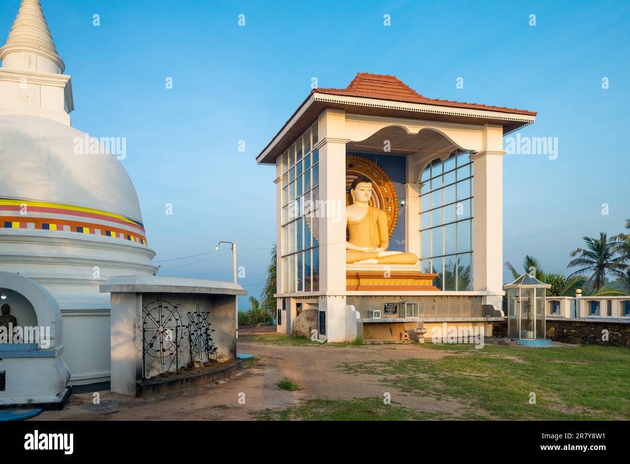 The Buddhist monastery Wella Devalaya and temple in Unawatuna with the ...