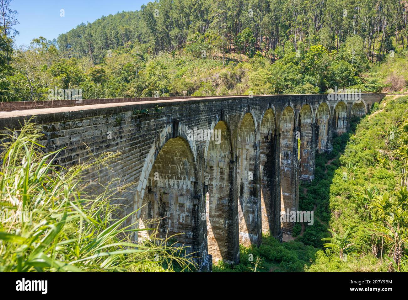 The famous Nine Arches Bridge in the Uva province, located between ...