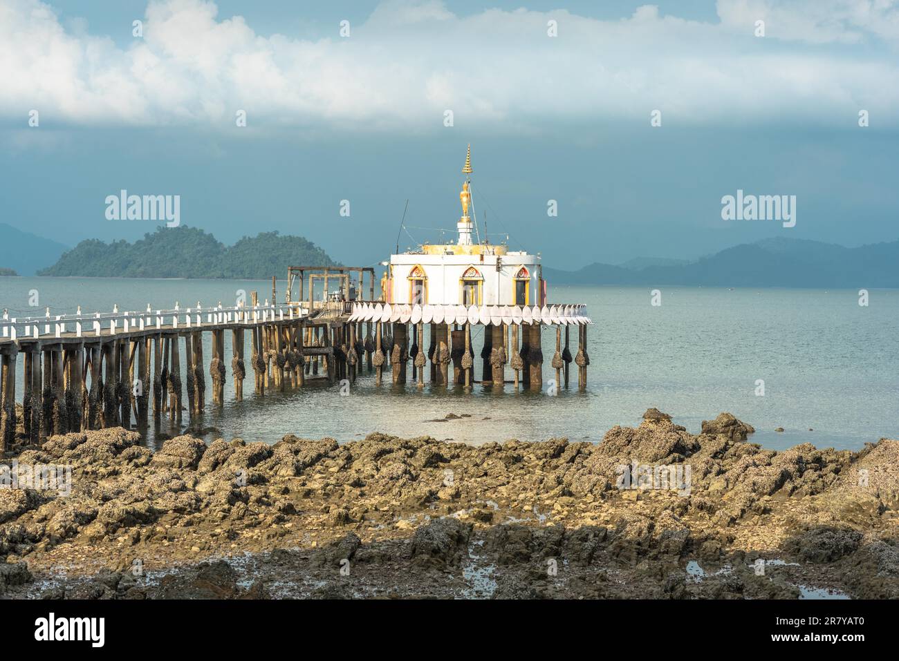 The circular temple in the sea is part of the Buddhist temple Wat ...