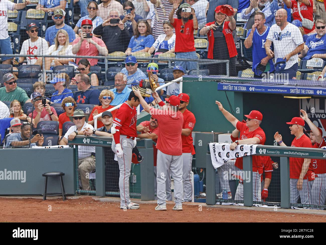 Shohei Ohtani (far L) of the Los Angeles Angels has a samurai warrior ...
