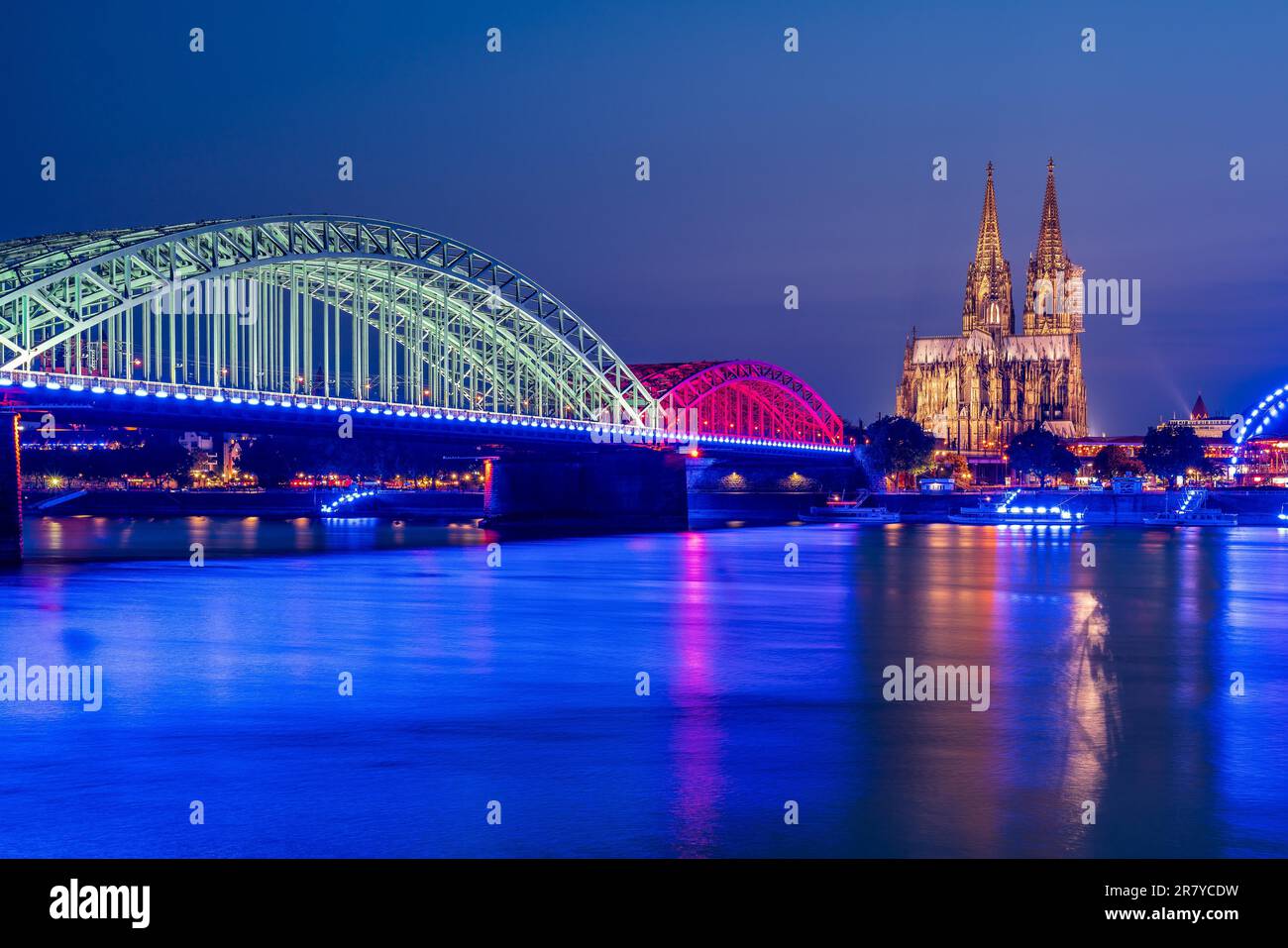 Panoramic view of Cologne Cathedral with Hohenzollern Bridge at the ...