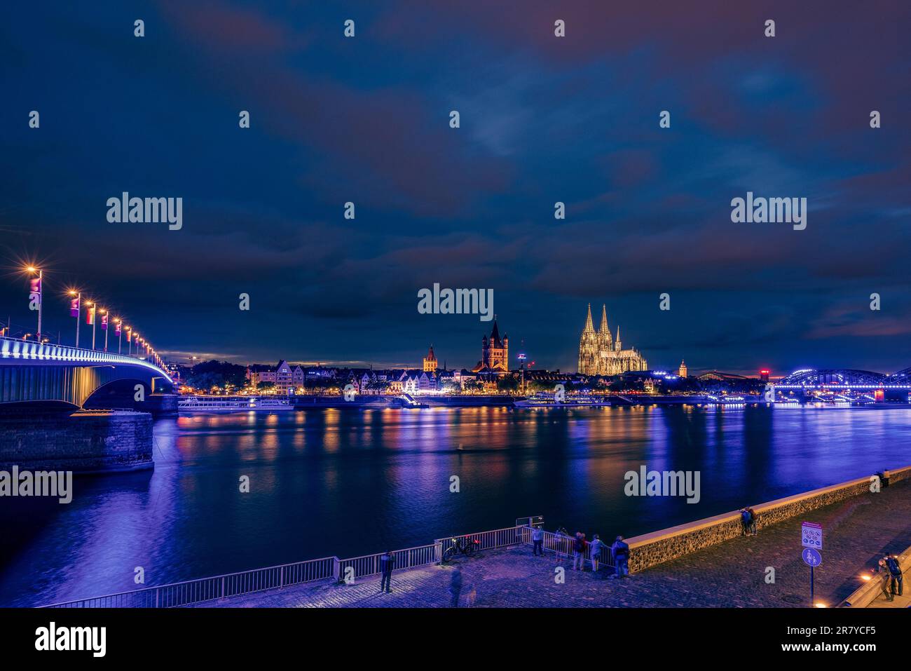 Cologne old town with Cologne Cathedral at the blue hour, Germany Stock ...