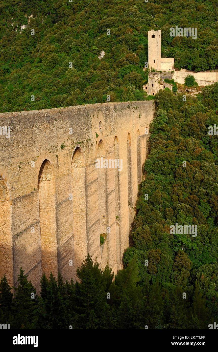 Spoleto, Umbria, Ponte delle torri, Tower Bridge, Italy Stock Photo - Alamy