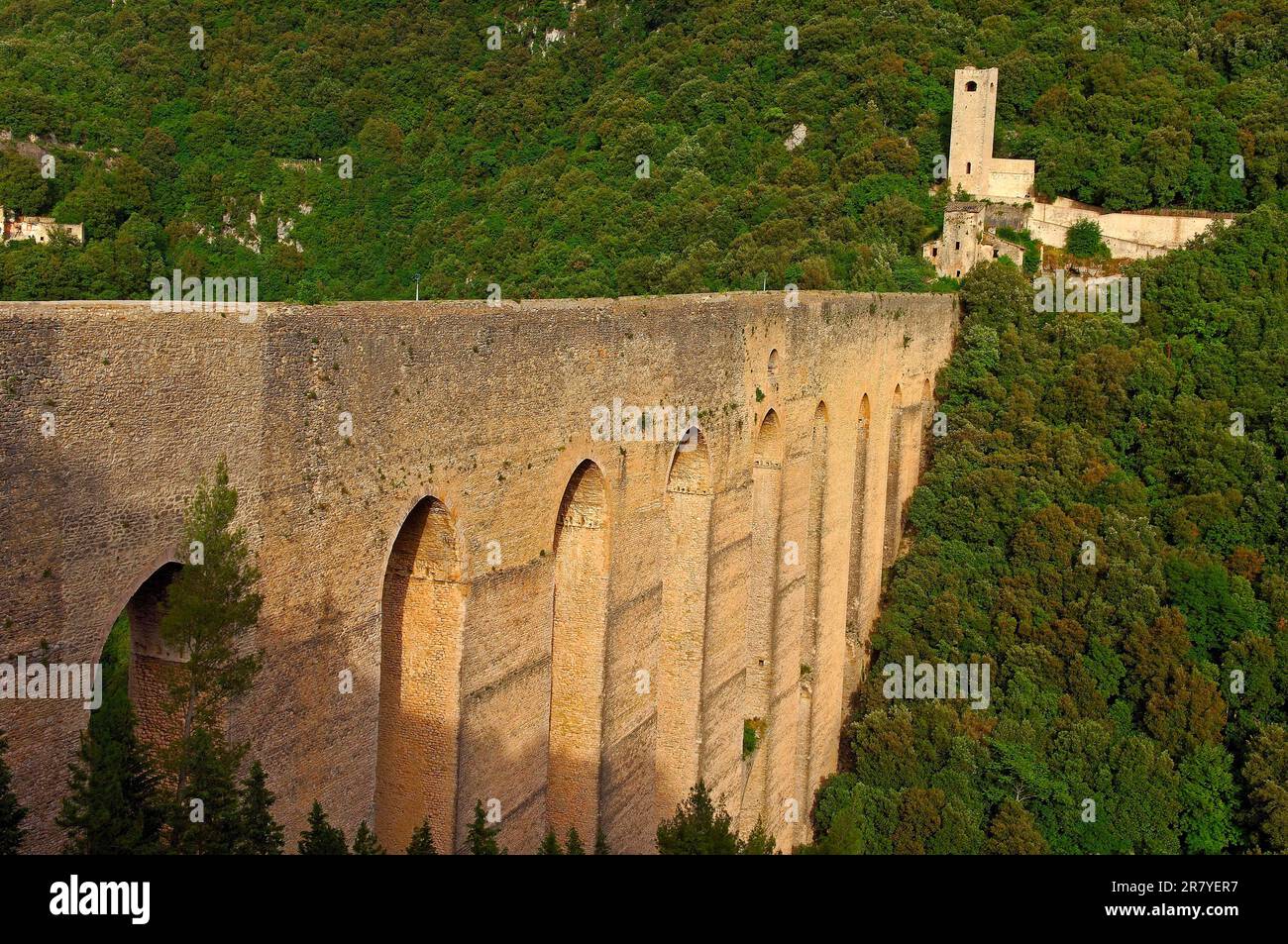 Spoleto, Umbria, Ponte delle torri, Tower Bridge, Italy Stock Photo - Alamy